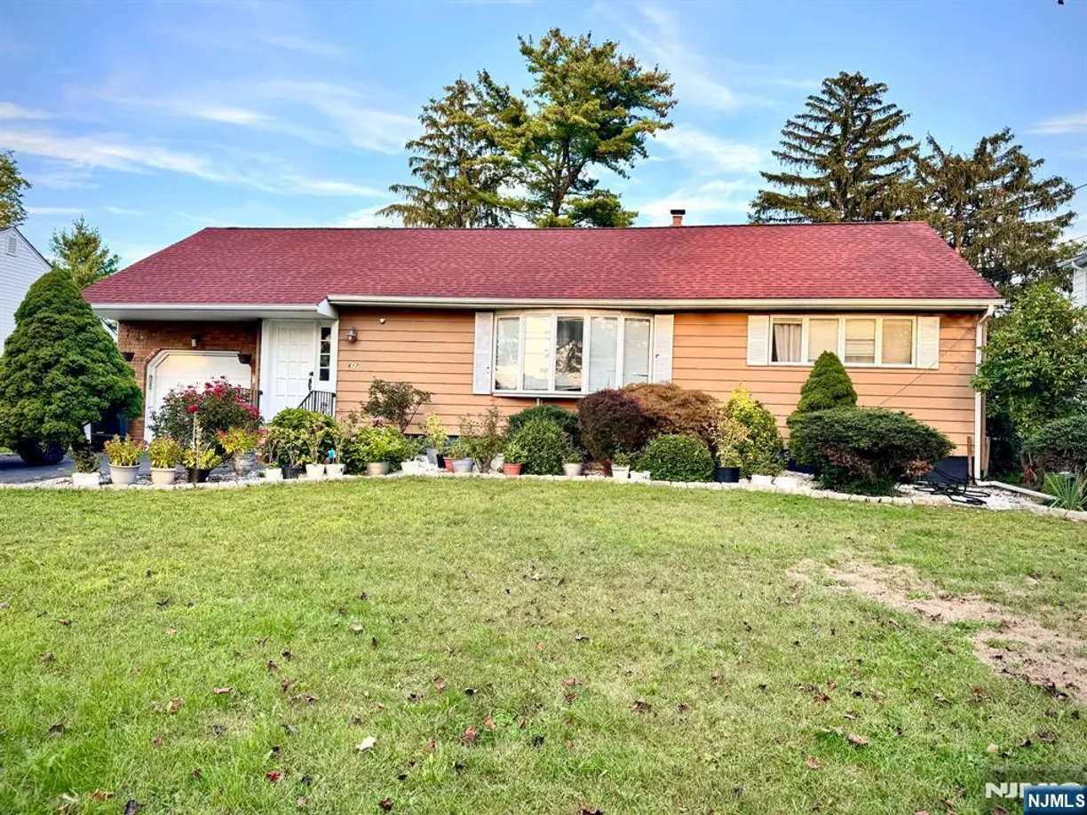 617 Sycamore, Paramus, NJ 07652 Property for rent