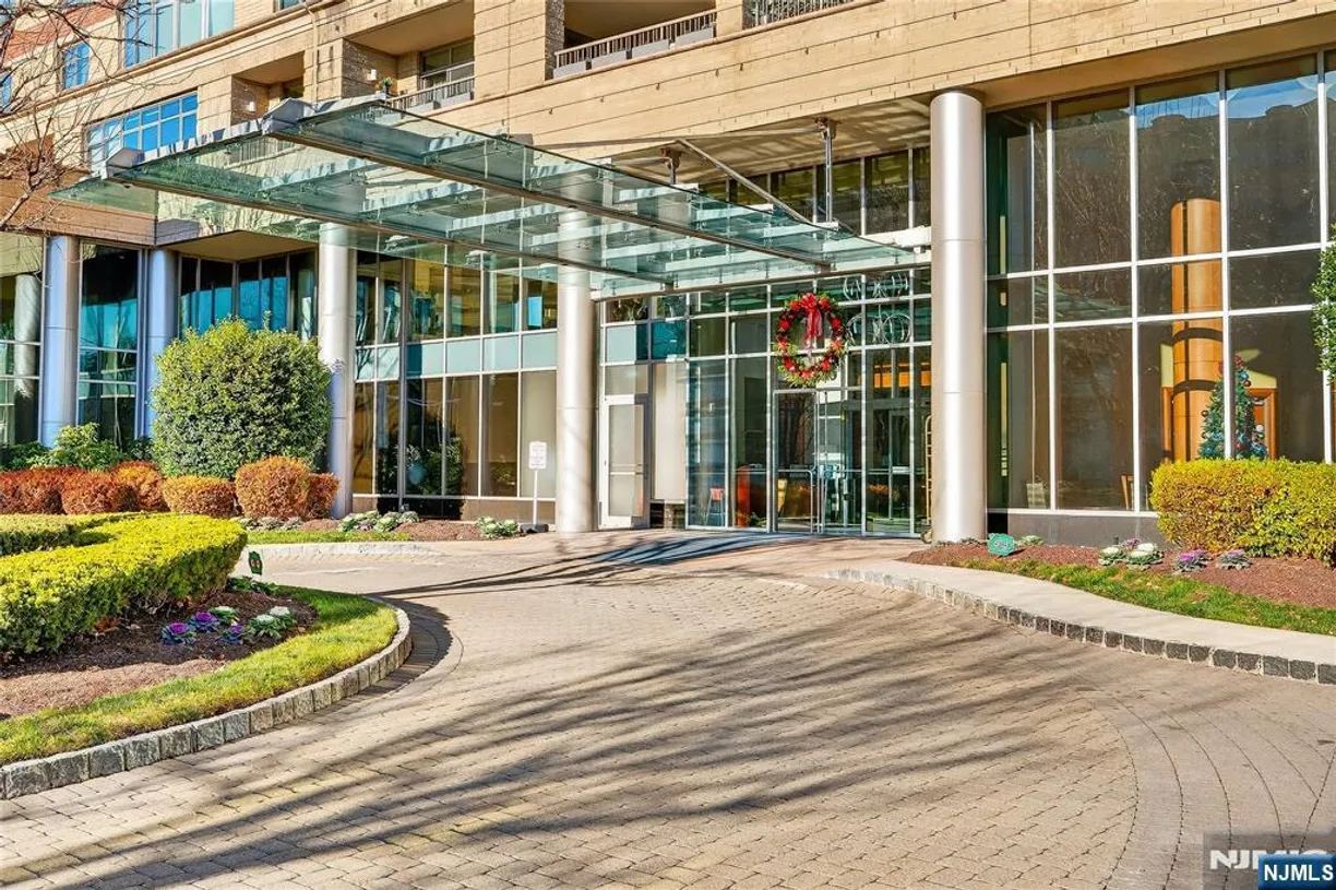 8100 River #801, North Bergen, NJ 07047 Property for sale