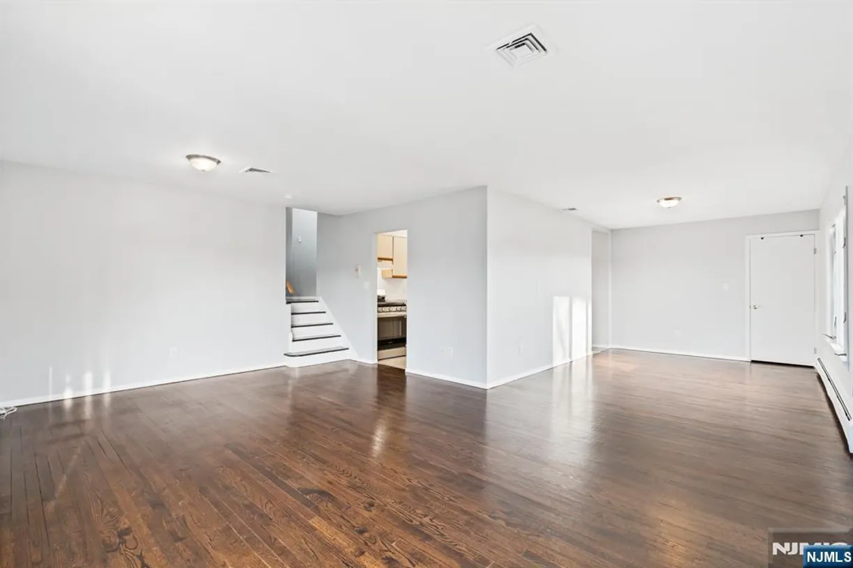 15 Hillcrest #A, Fort Lee, NJ 07024 Property for rent