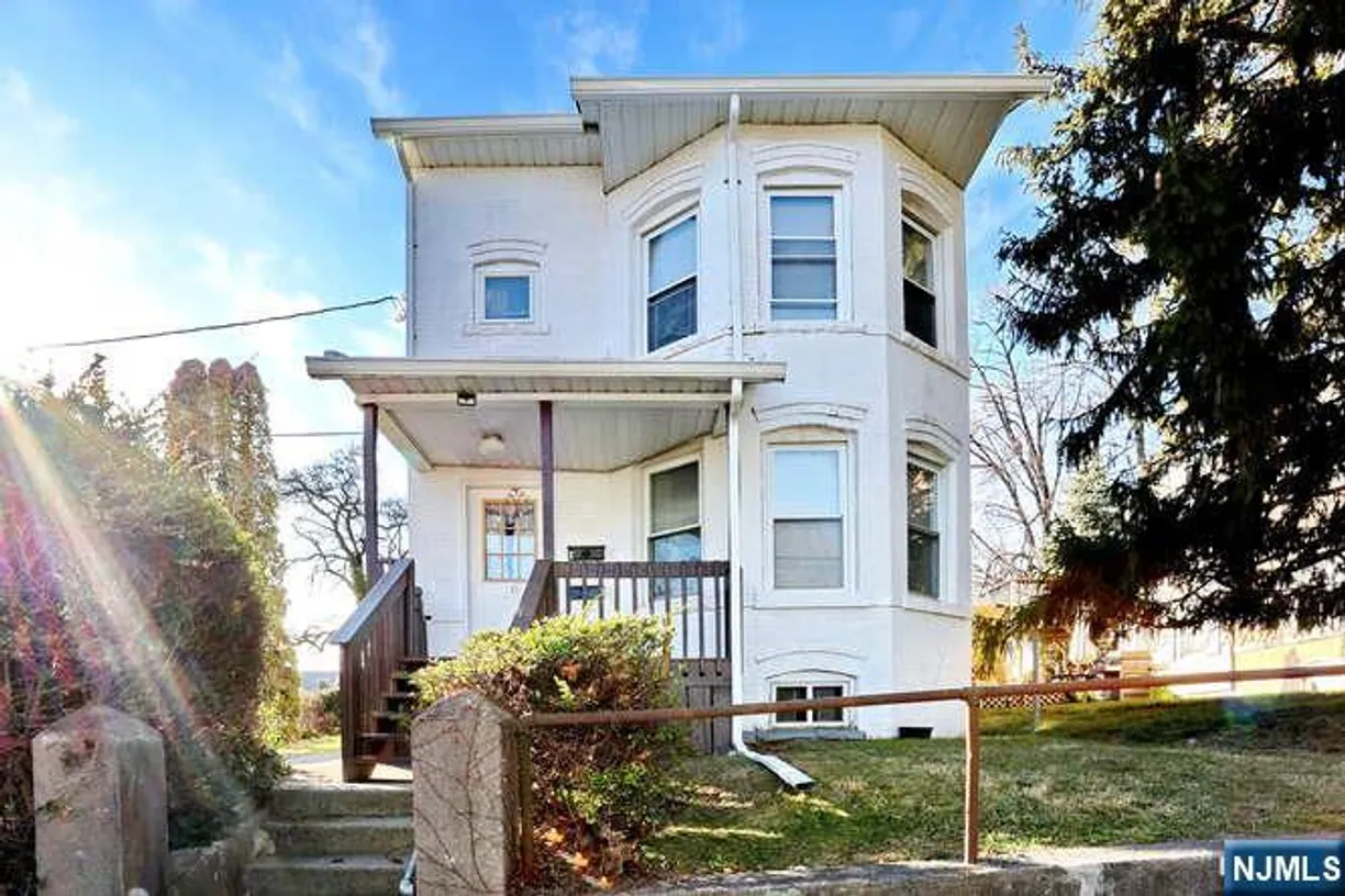 68 Mohawk #1st Fl, Hawthorne, NJ 07506 Property for rent