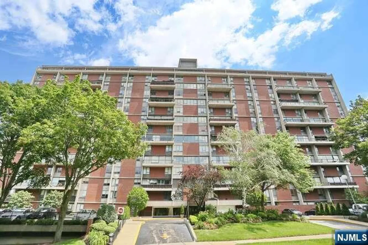 4 Horizon #1027, Fort Lee, NJ 07024 Property for sale