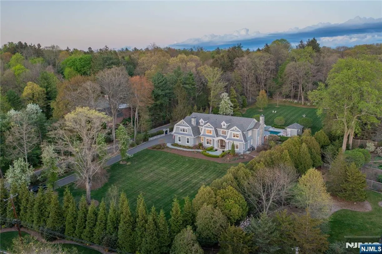 236 Saddle River, Saddle River, NJ 07458 Property for sale