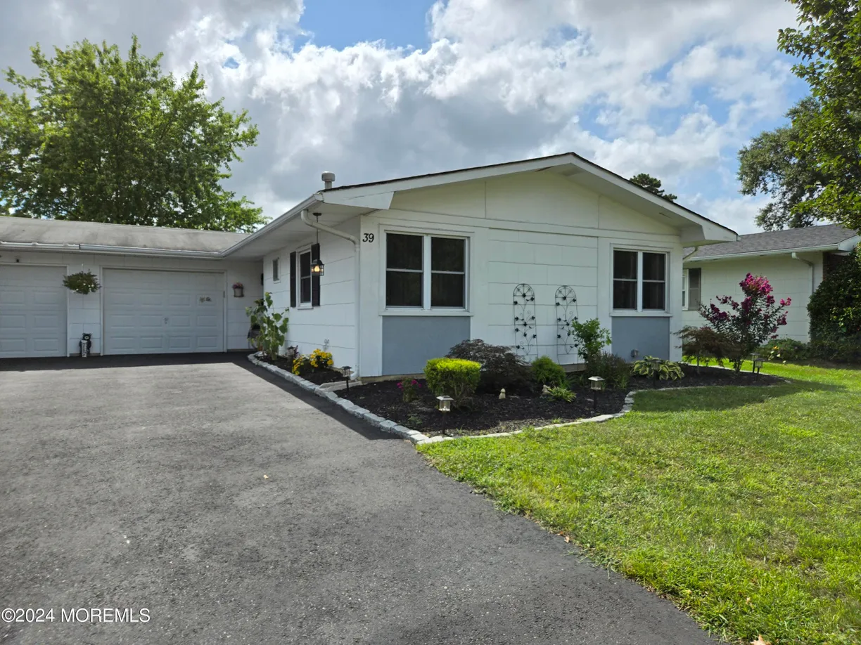 39 Blake Circle, Brick, NJ 08724 Property for rent