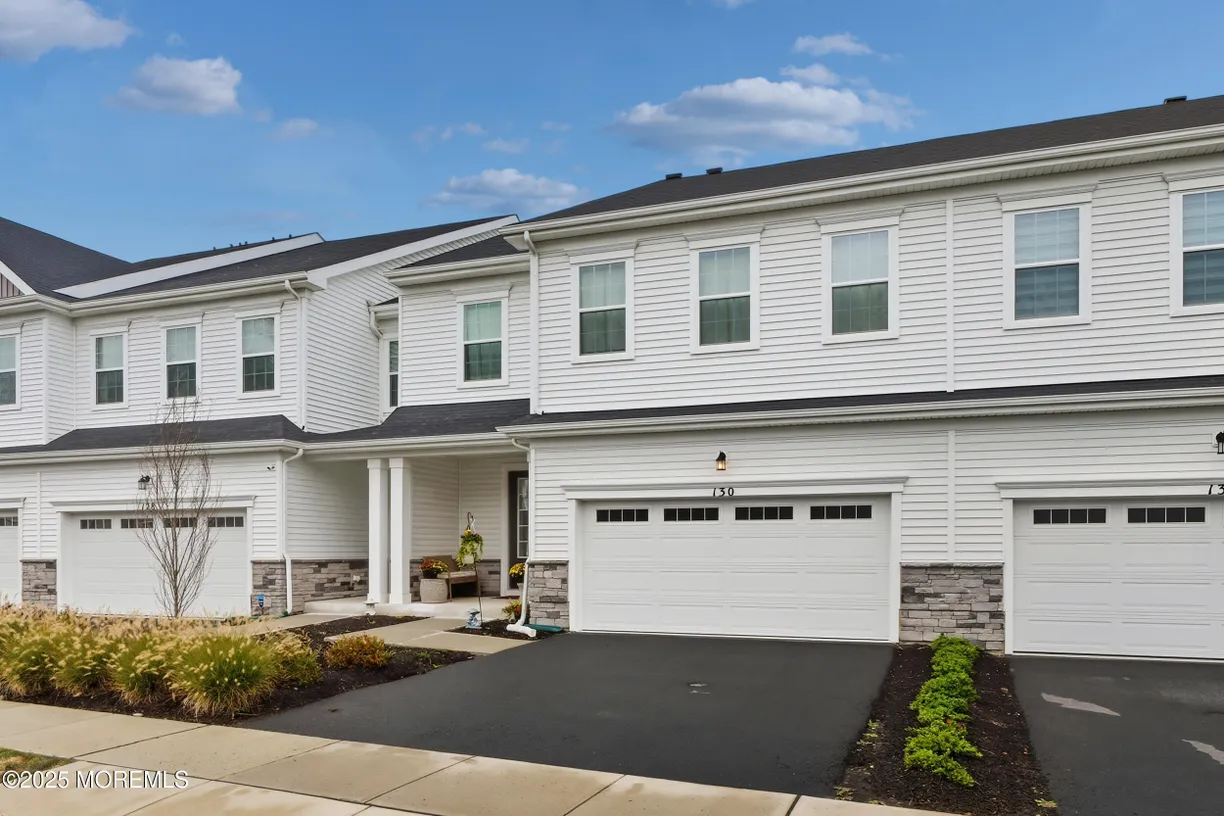 130 Woolley Court, Oakhurst, NJ 07755 Property for sale