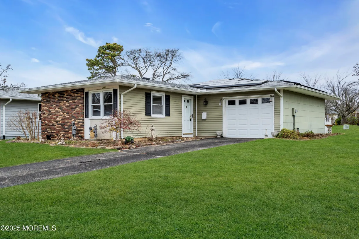 201 Blake Circle, Brick, NJ 08724 Property for sale