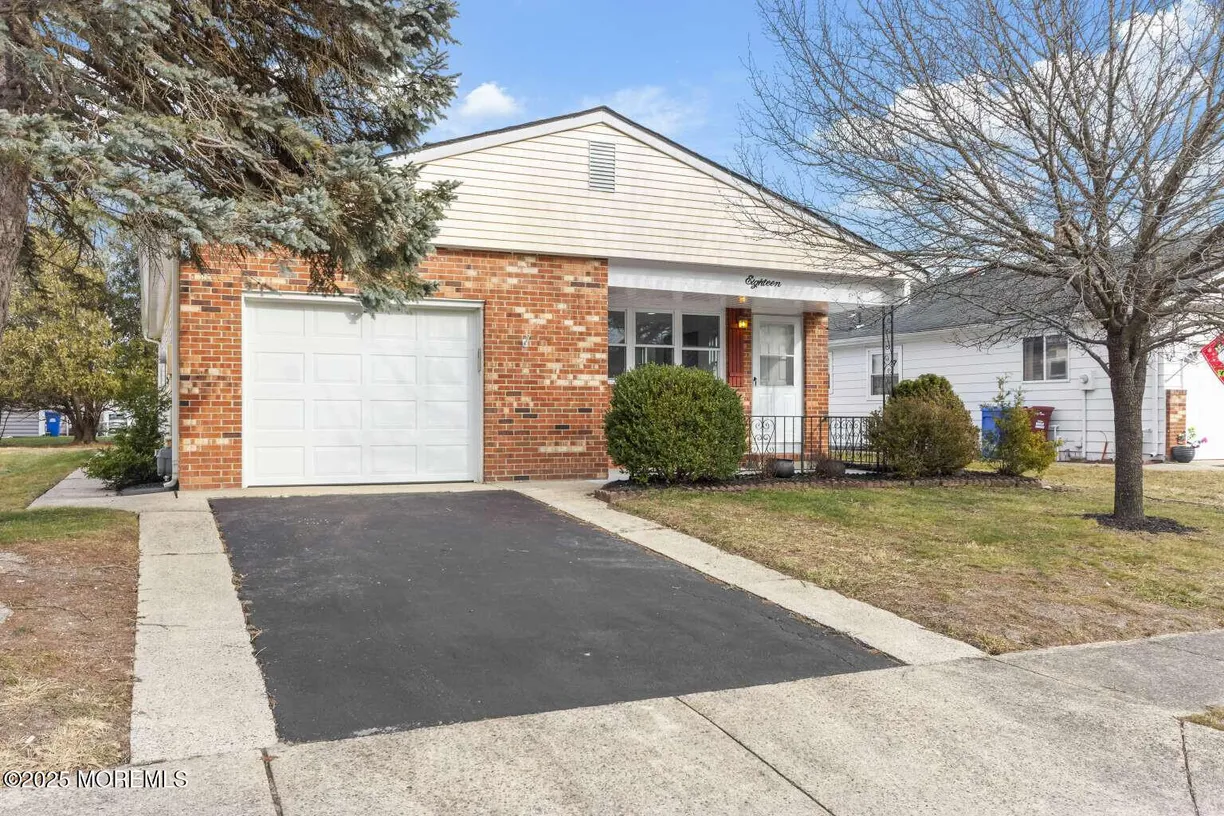 18 La Terraza Drive, Toms River, NJ 08757 Property for sale