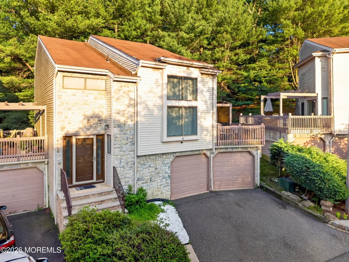 12 Periwinkle Court, East Brunswick, NJ 08816 Property for sale