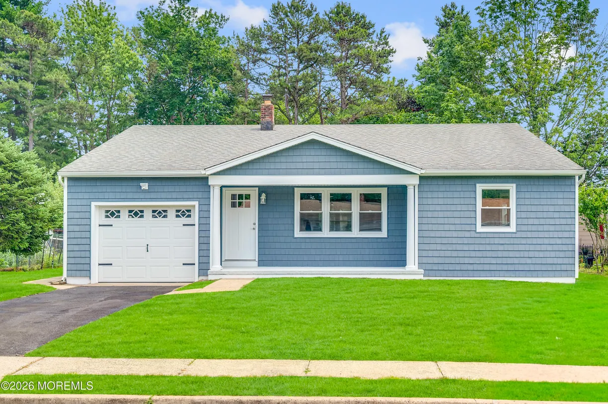 103 Edgewater Court, Toms River, NJ 08757 Property for sale