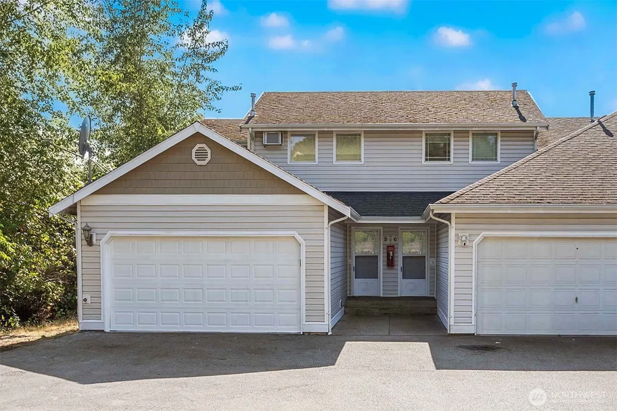 1100 Eagle Ridge Drive #D, Renton, WA 98055 Property for sale