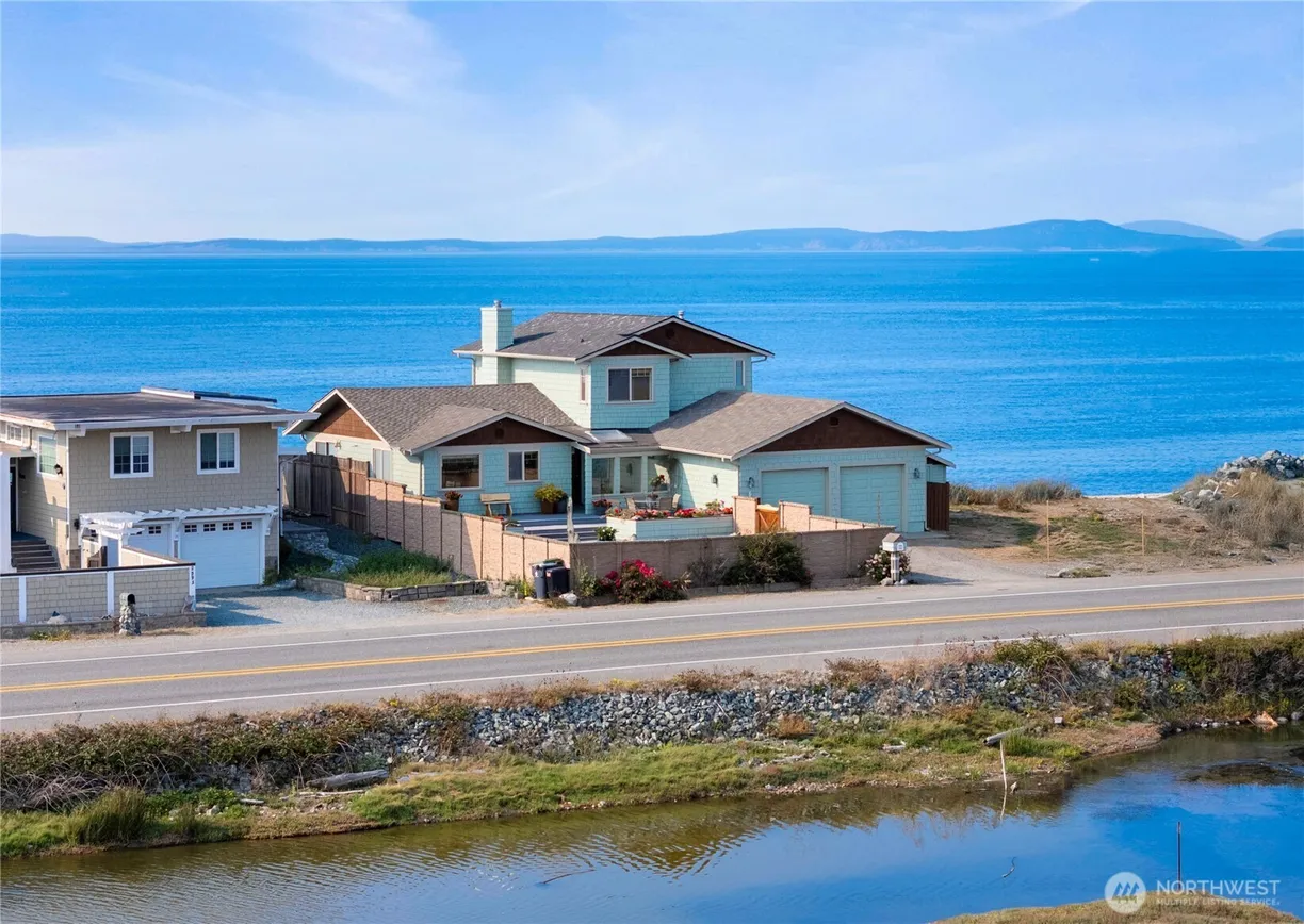2597 West Beach Road, Oak Harbor, WA 98277 Property for sale