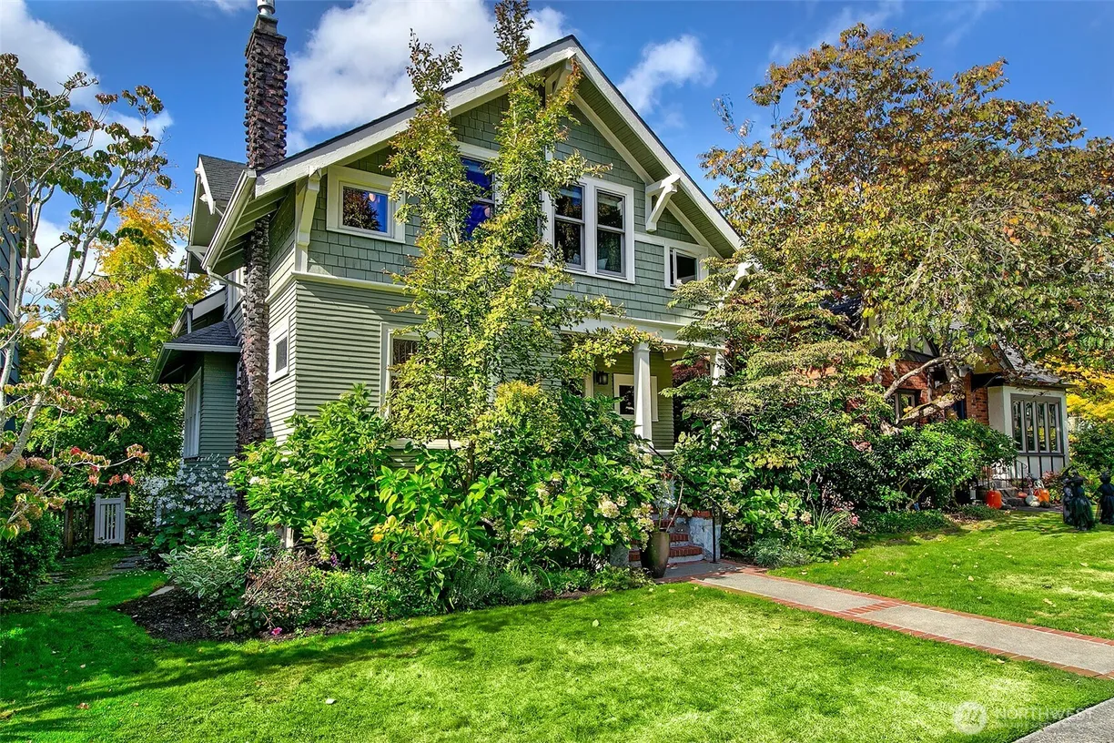 3879 44th Avenue, Seattle, WA 98105 Property for sale