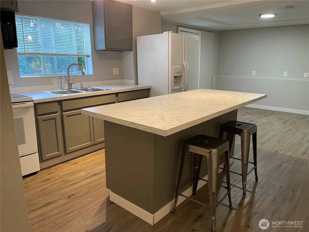 30524 8TH Avenue, Federal Way, WA 98023 Property for sale