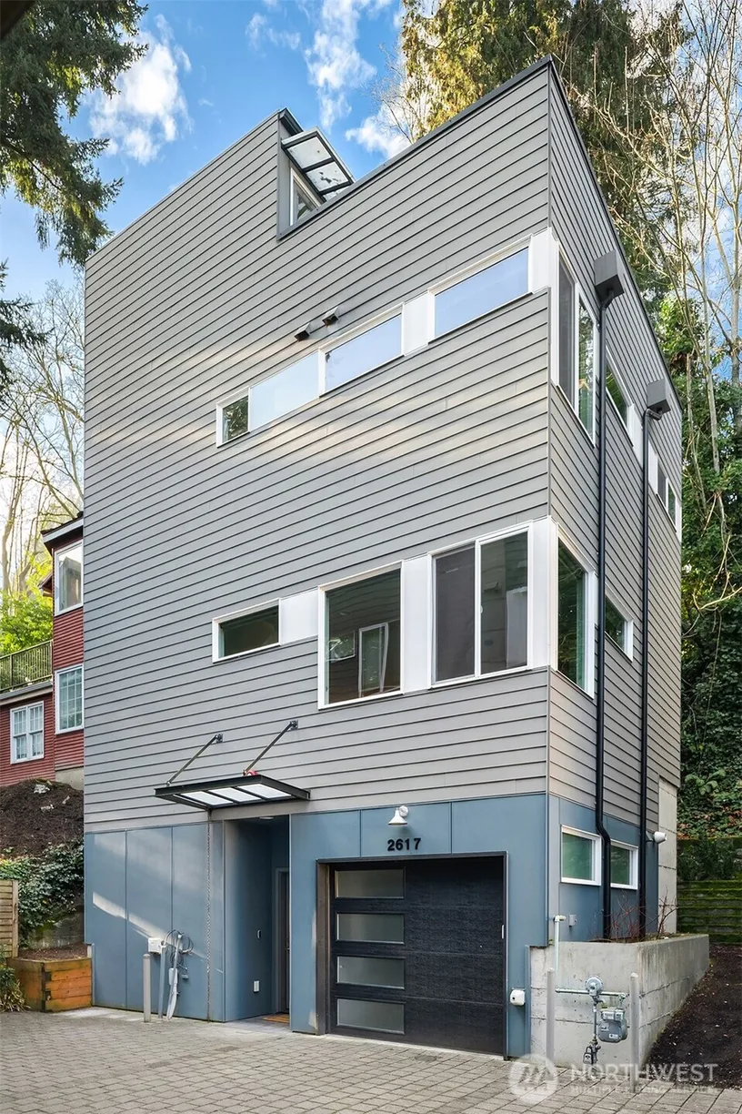 2617 3rd Avenue, Seattle, WA 98119 Property for sale