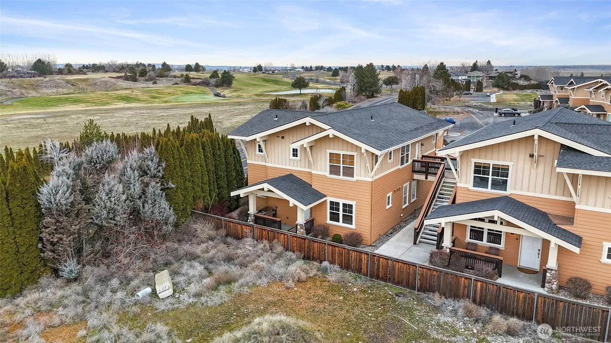 4395 Westshore Drive #102, Moses Lake, WA 98837 Property for sale