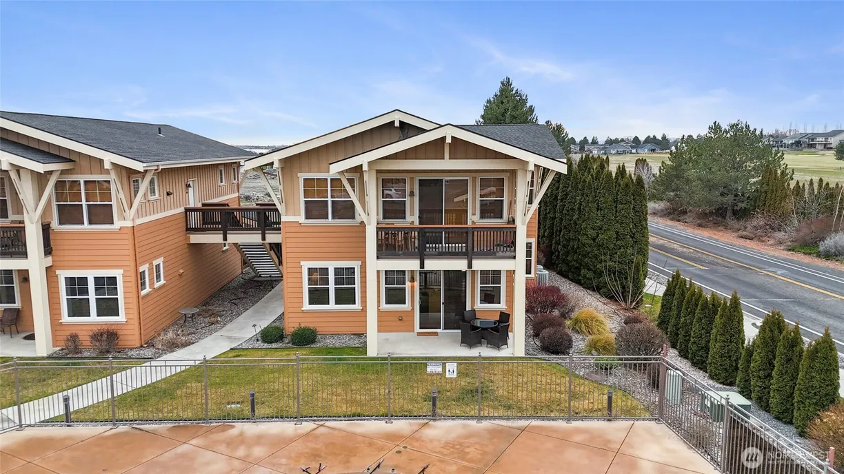 4395 Westshore Drive #102, Moses Lake, WA 98837 Property for sale