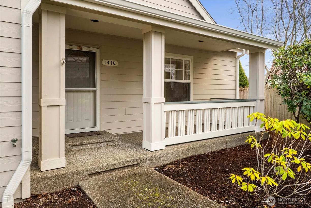 1470 Heath Ct, Dupont, WA 98327 Property for sale