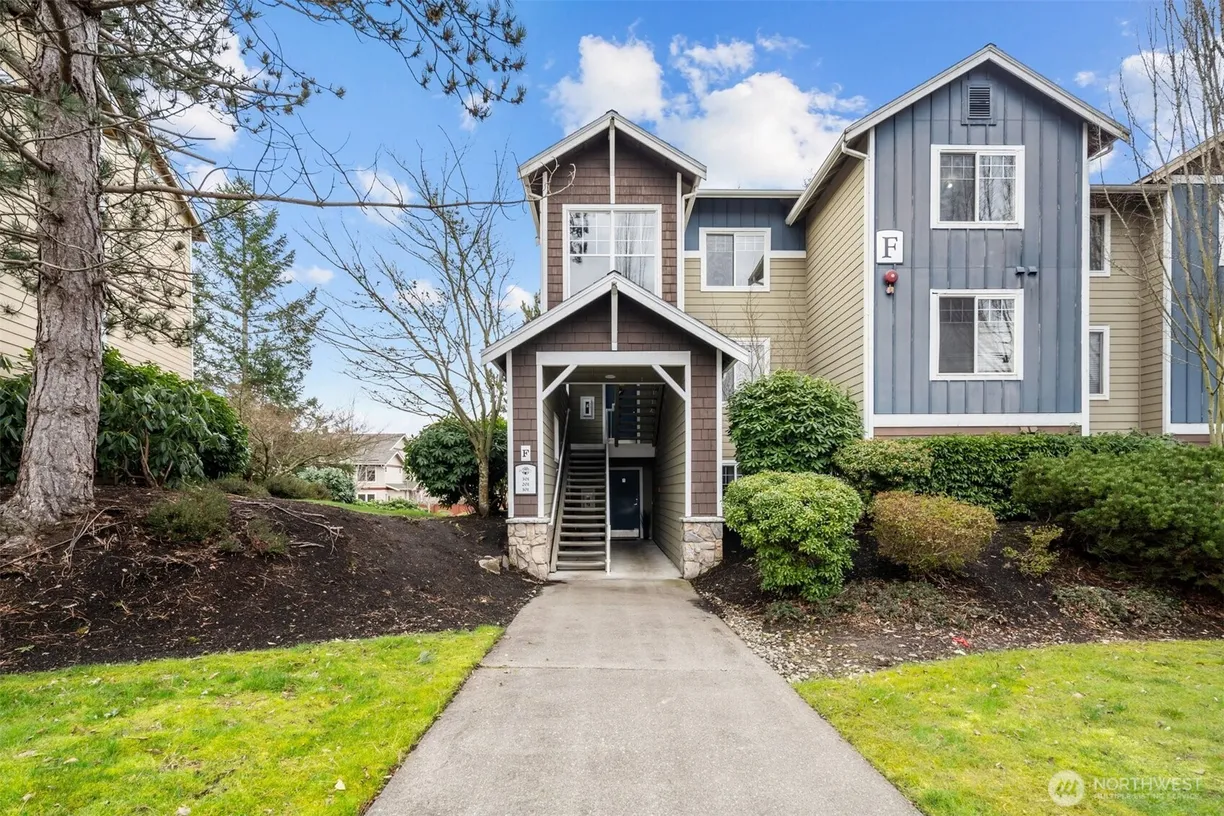 710 240TH Way SE #F-301, Sammamish, WA 98074 Property for sale