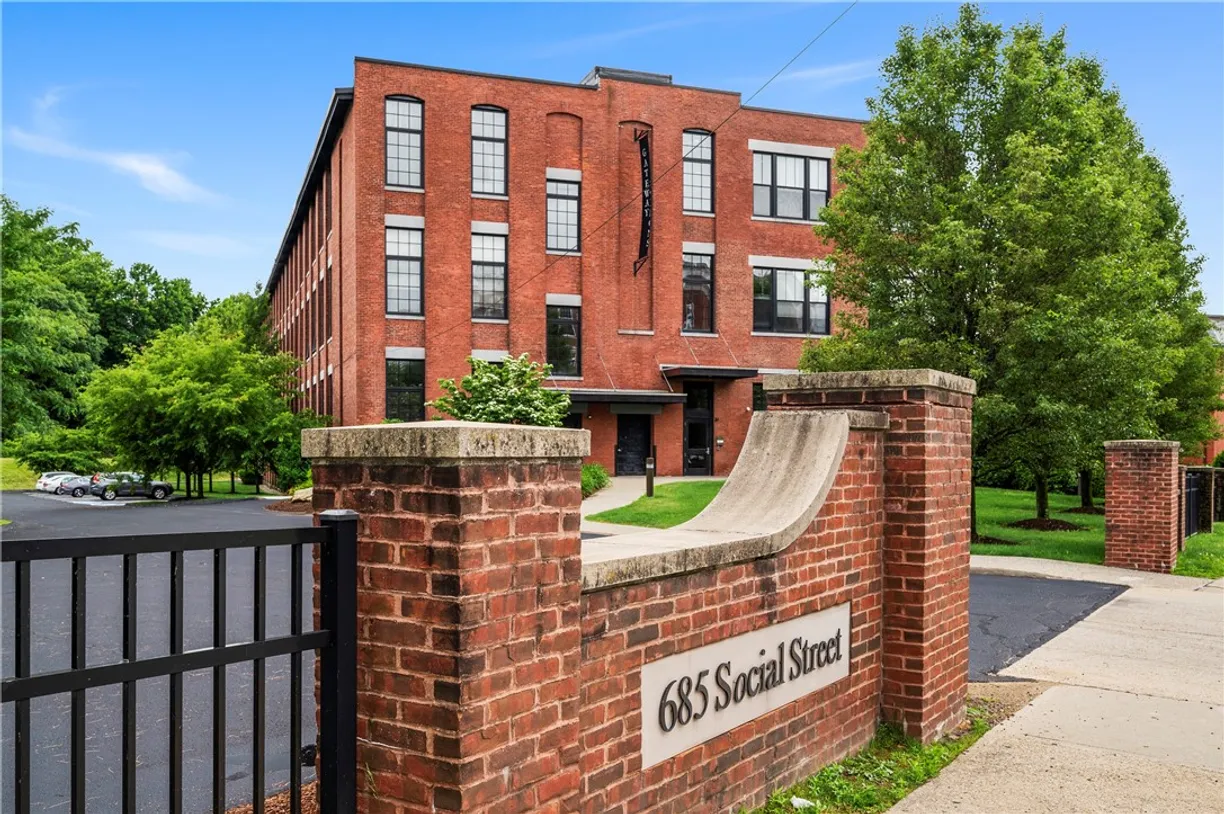 685 Social #115, Woonsocket, RI 02895 Property for sale