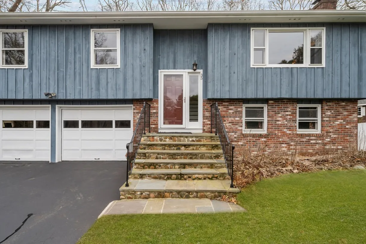 35 Robin Hollow, Westerly, RI 02891 Property for sale