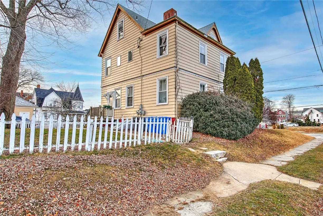 130 Norwood #2, Cranston, RI 02905 Property for rent