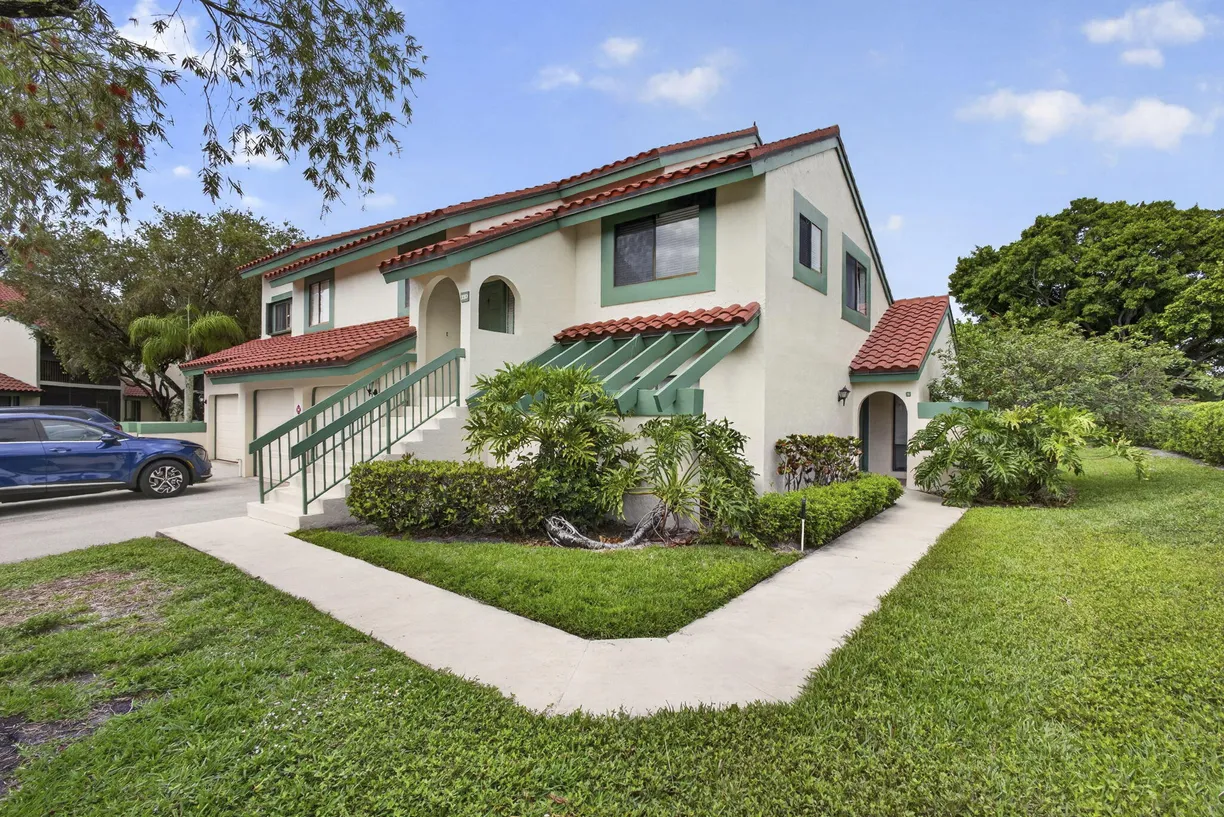 23 Lexington Lane W #B, Palm Beach Gardens, FL 33418 Property for sale