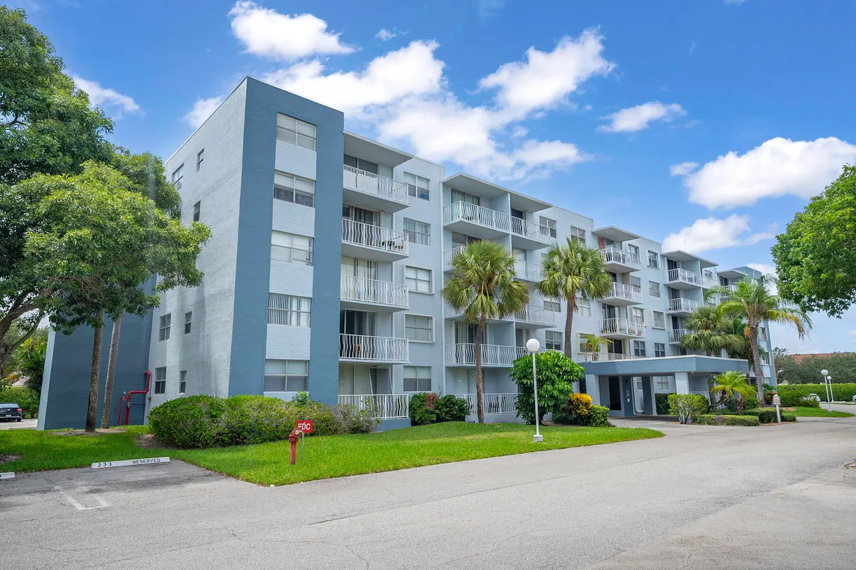 500 Executive Center Drive #3k, West Palm Beach, FL 33401 Property for sale