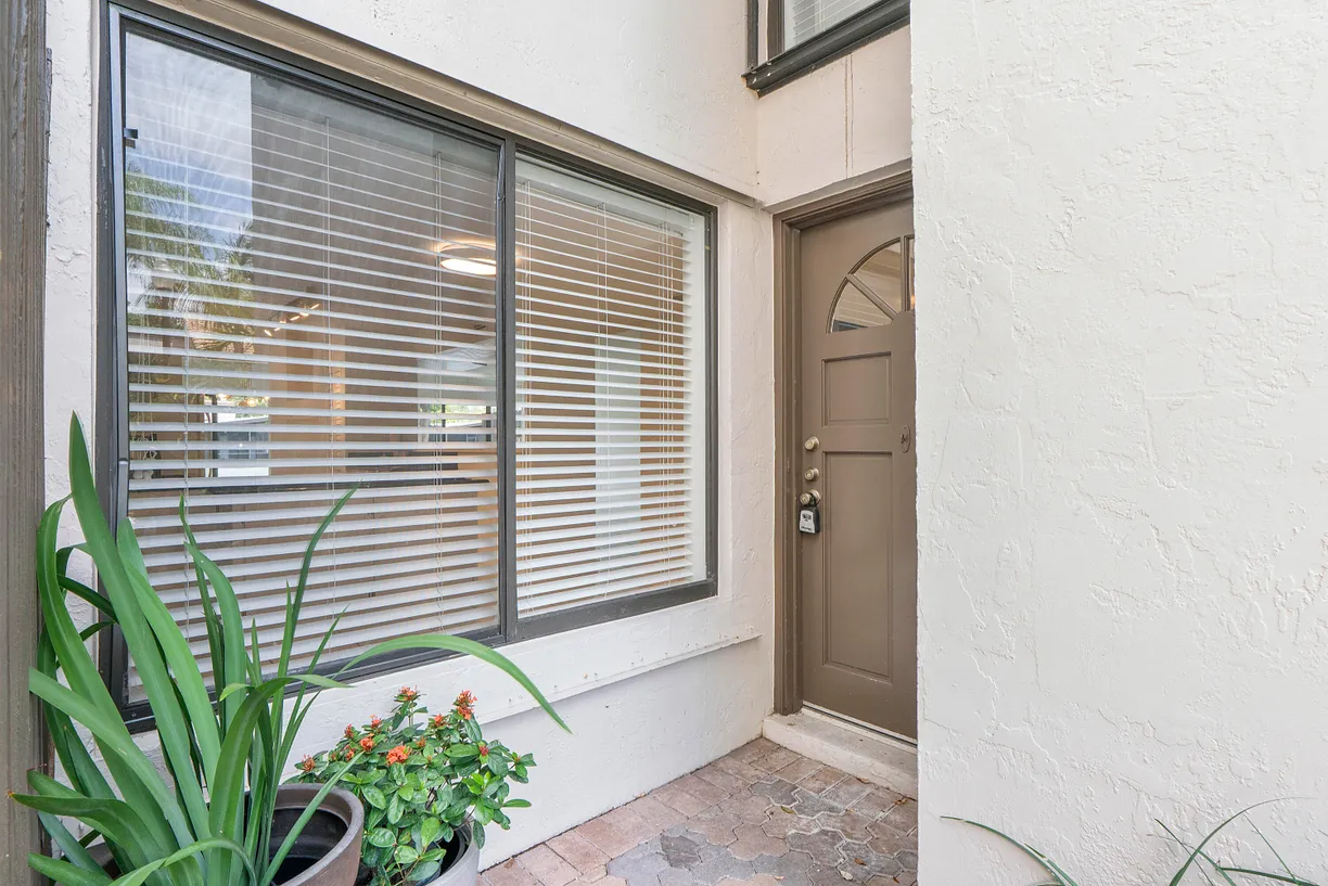 9717 N New River Canal Road #409, Plantation, FL 33324 Property for rent