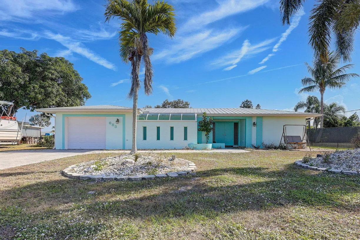 683 SE Harborview Drive, Port St Lucie, FL 34983 Property for sale