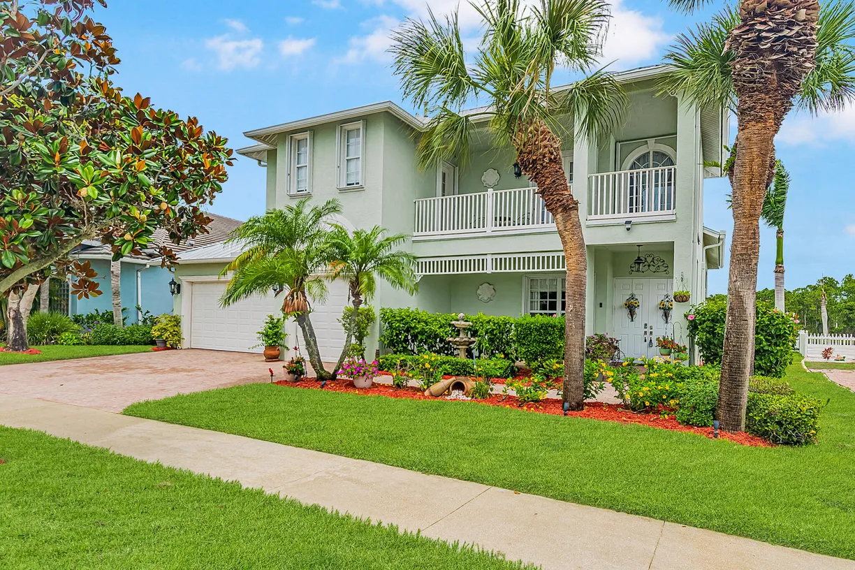 205 NW Magnolia Lakes Boulevard, Port St Lucie, FL 34986 Property for sale