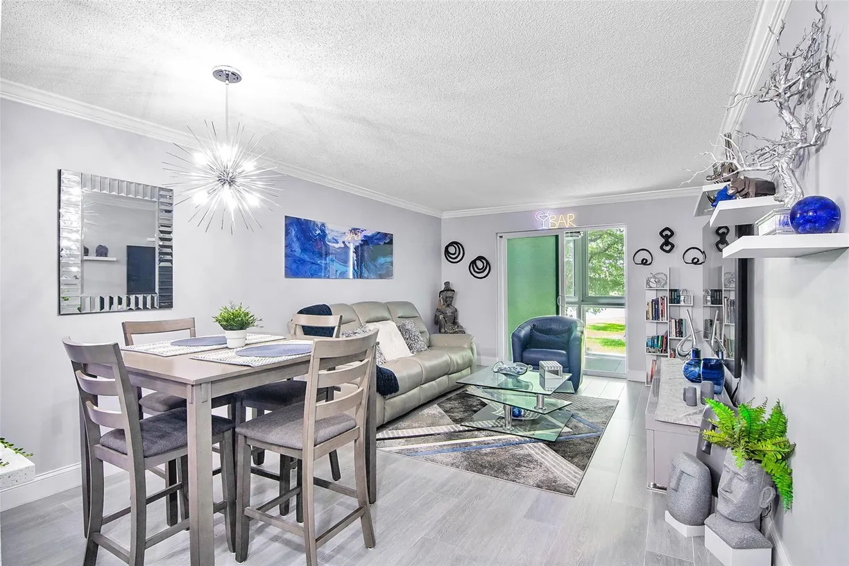 8020 N Sunrise Lakes Dr #206, Sunrise, FL 33322 Property for sale