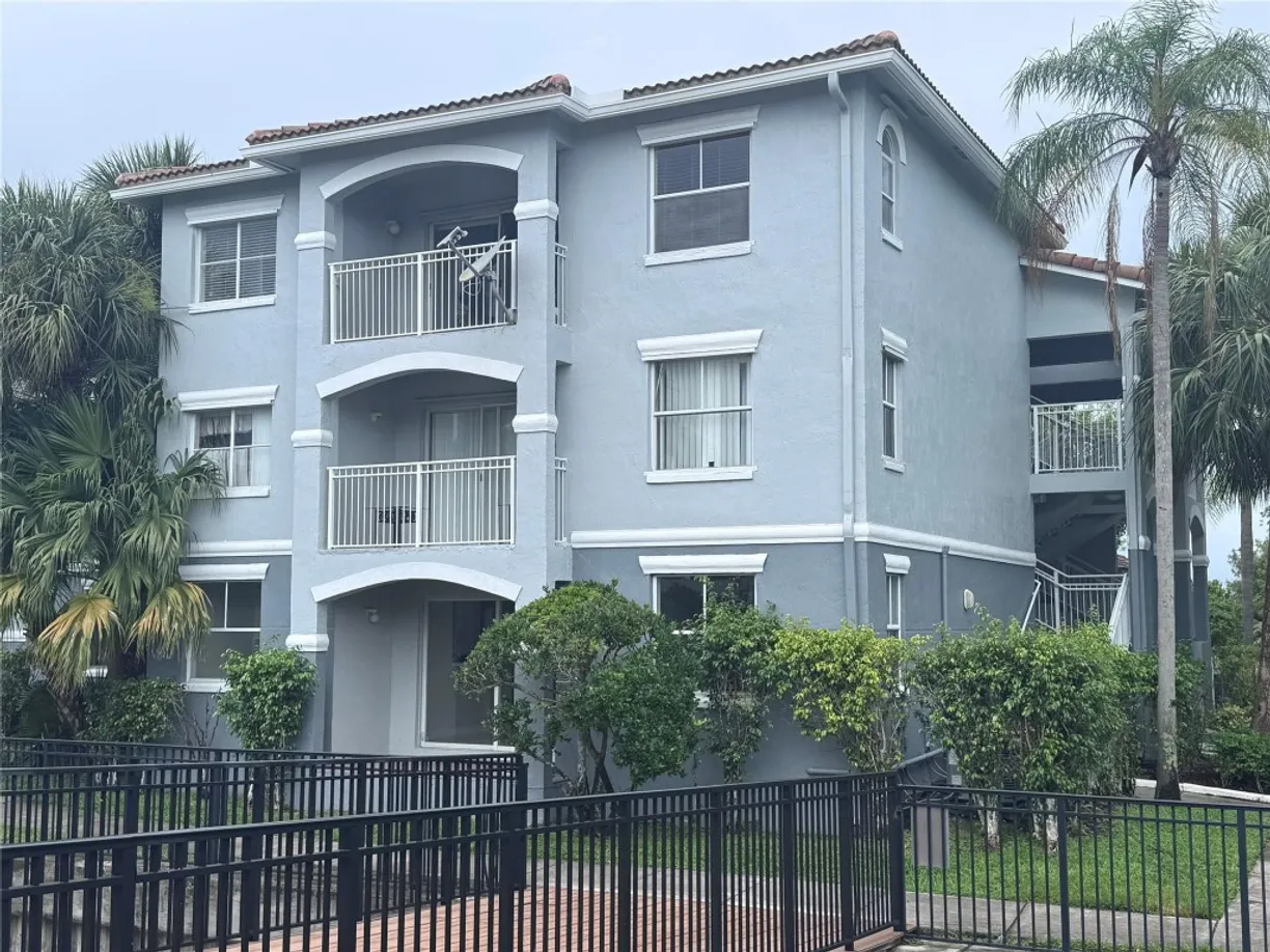 9640 NW 2nd Street #5-302, Pembroke Pines, FL 33024 Property for rent