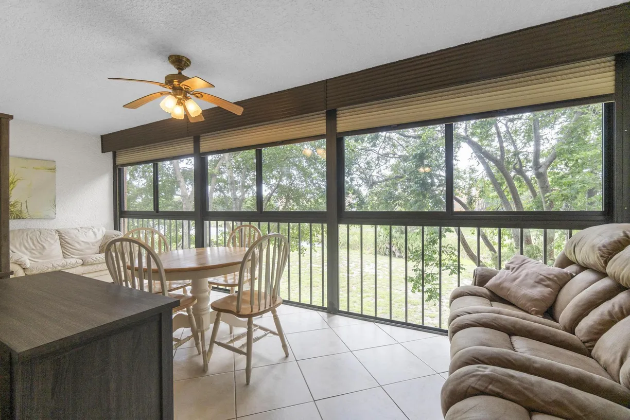 7340 Lake Circle Dr #301, Margate, FL 33063 Property for sale