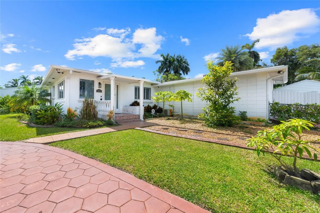 2910 Johnson, Hollywood, FL 33020 Property for sale