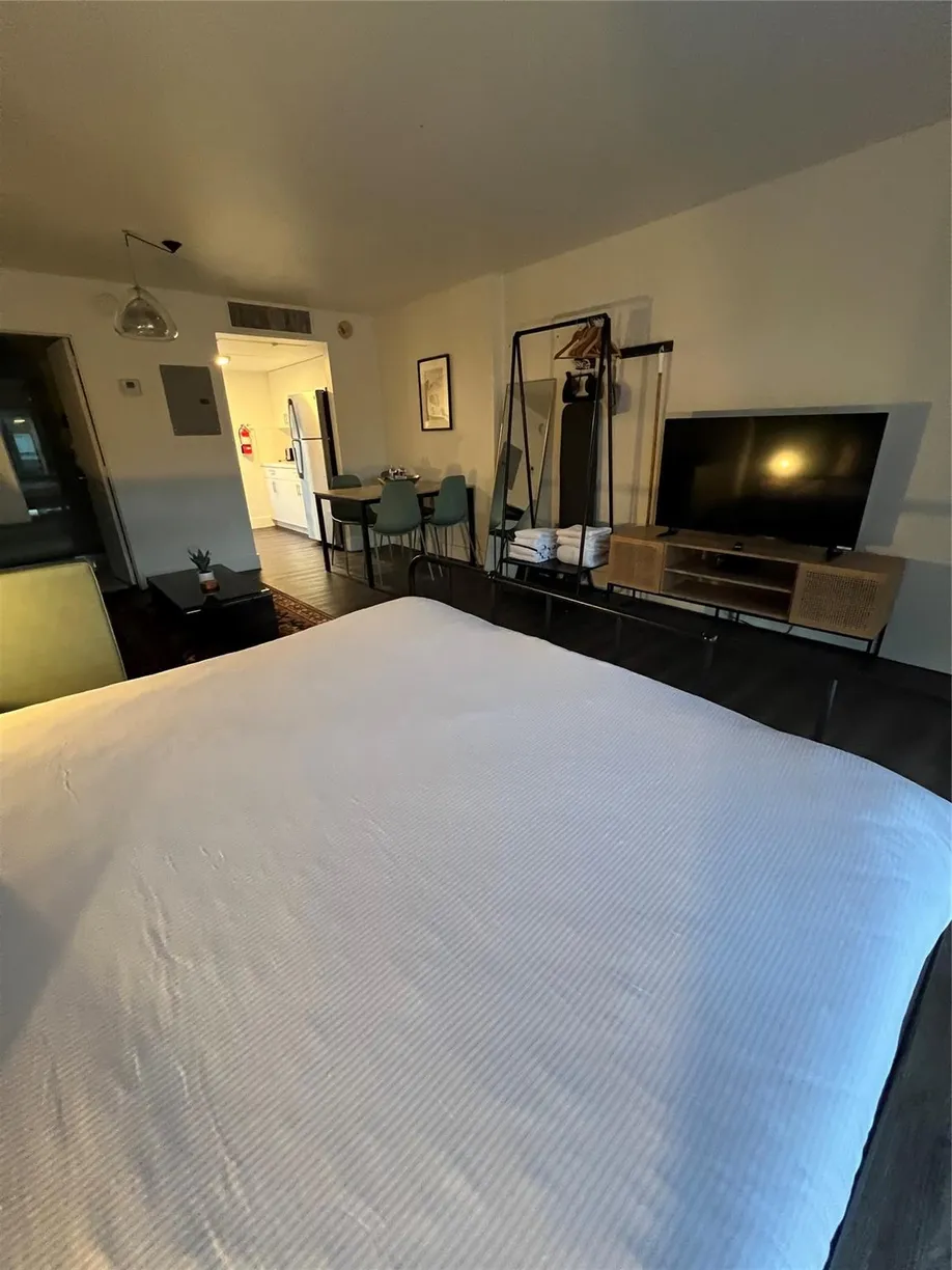 2100 NE 33rd Ave #206, Fort Lauderdale, FL 33305 Property for rent