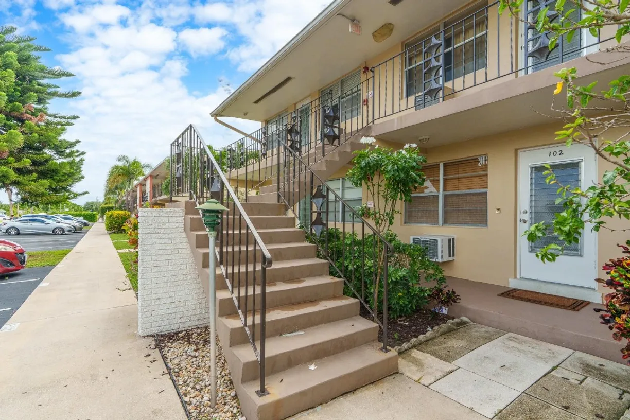 2106 NE 56th Court #204, Fort Lauderdale, FL 33308 Property for sale