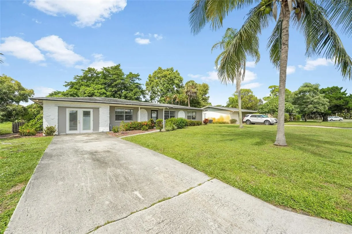 706 SE Alamanda, Stuart, FL 34996 Property for rent