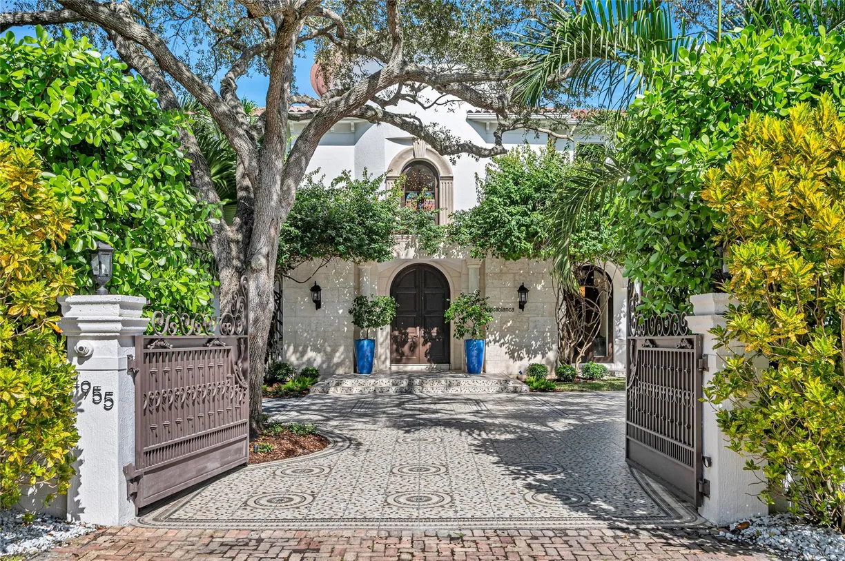 4955 SW 83rd St, Miami, FL 33143 Property for sale