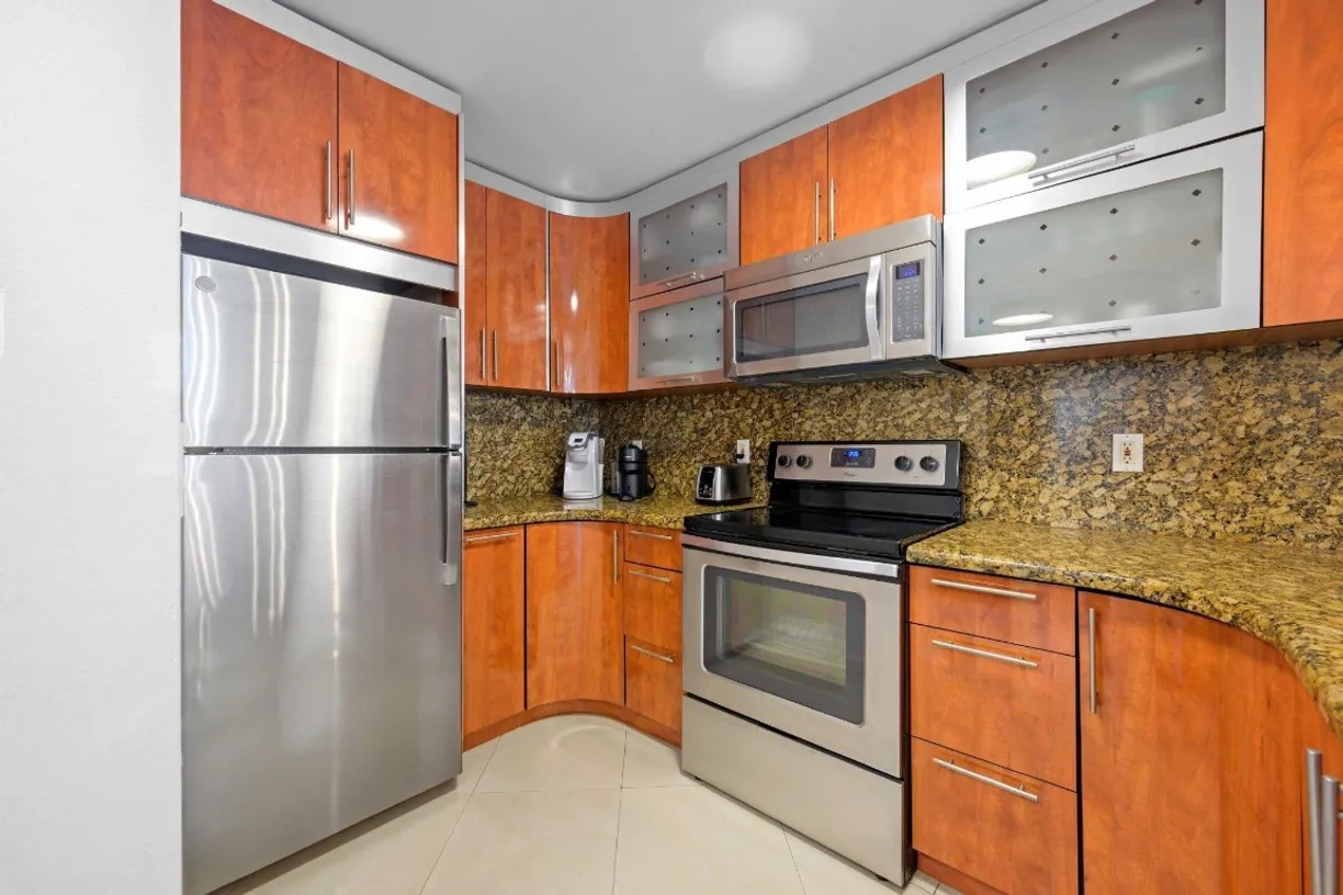 2081 S Ocean Drive #208, Hallandale Beach, FL 33009 Property for sale