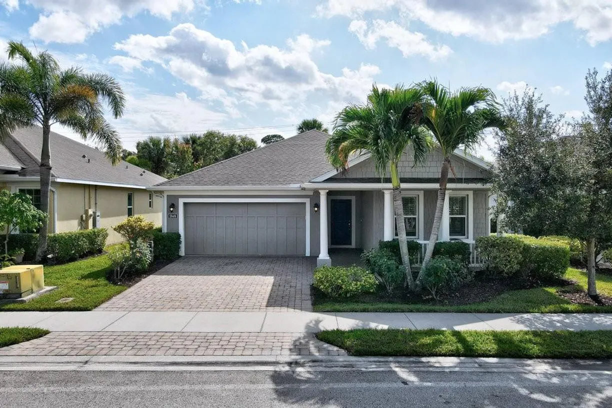 5949 Buttonwood Square, Vero Beach, FL 32966 Property for sale