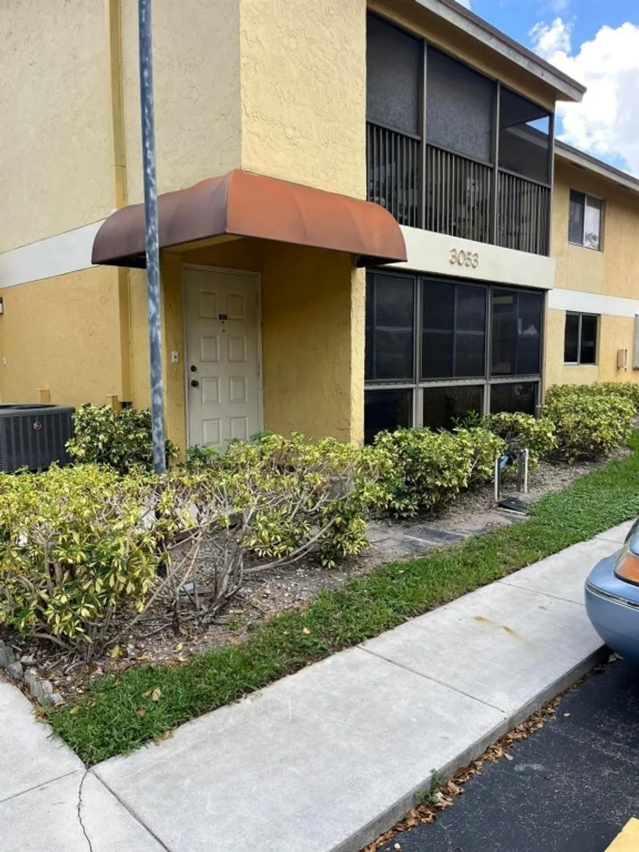 3053 N Oakland Forest Drive #201, Oakland Park, FL 33309 Property for sale