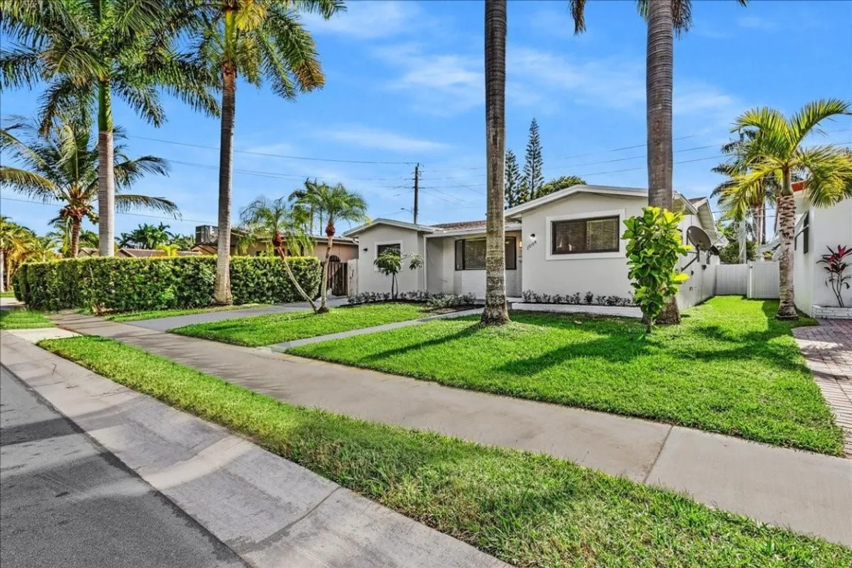 1004 Johnson Street, Hollywood, FL 33019 Property for sale
