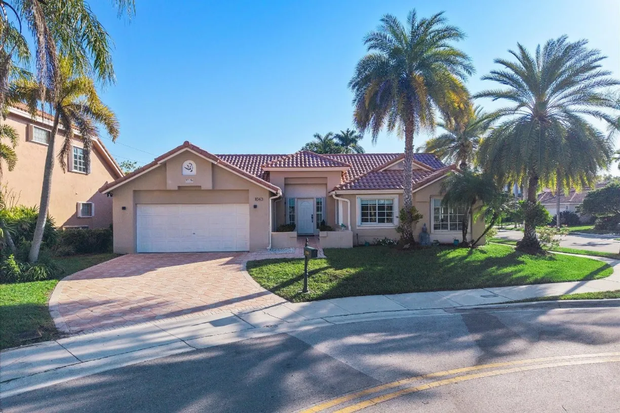1043 Laguna Springs, Weston, FL 33326 Property for sale