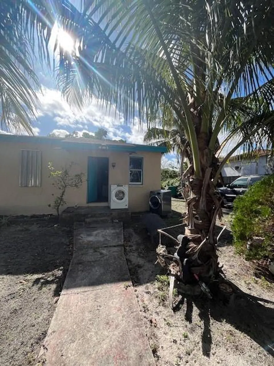 2956 NW 49th St, Miami, FL 33142 Property for sale