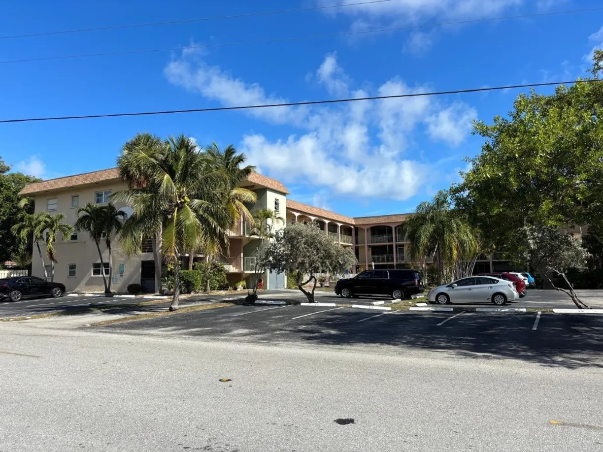 100 SE 6th #303, Pompano Beach, FL 33060 Property for sale