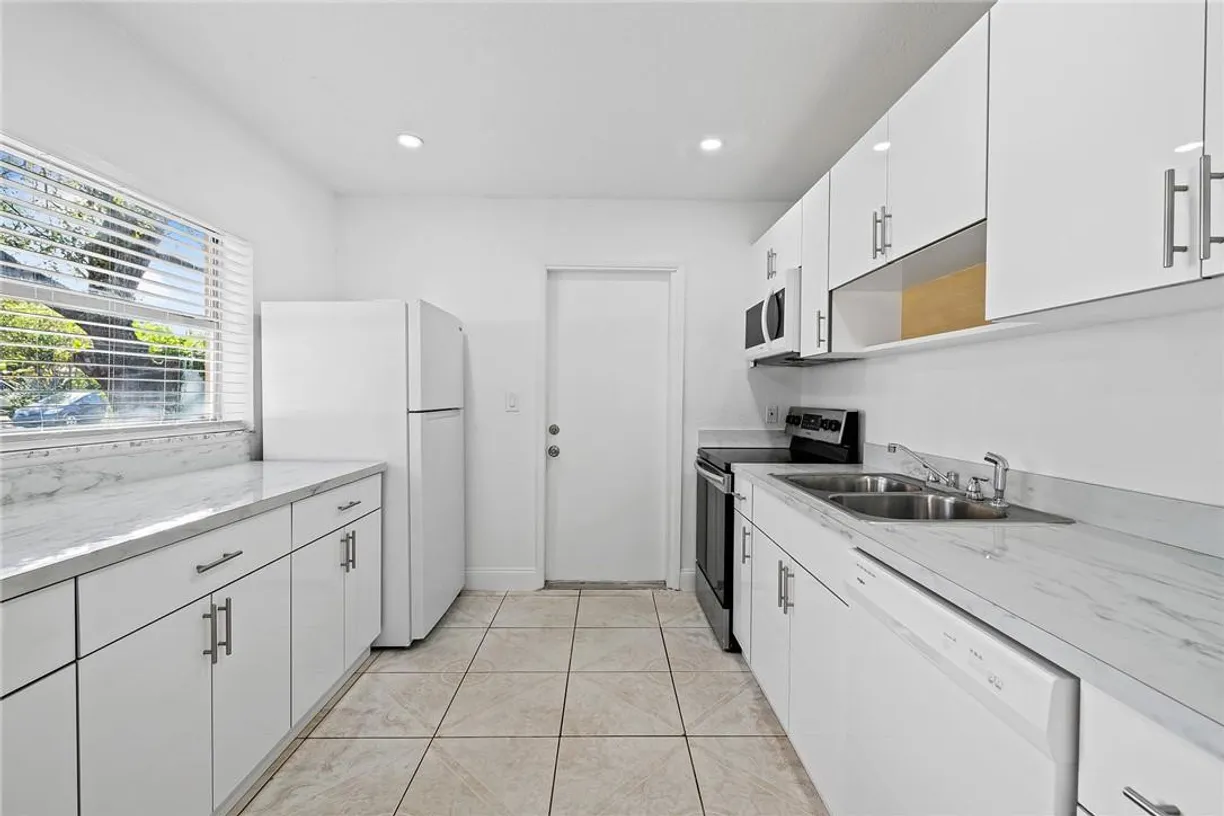 583 NW 17th Place #A, Fort Lauderdale, FL 33311 Property for rent