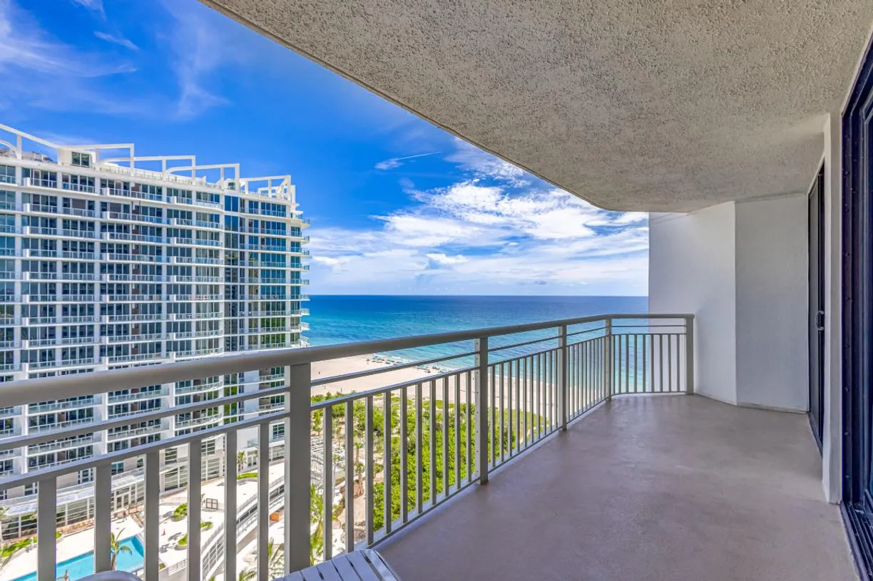 3000 N Ocean #17-B, Singer Island, FL 33404 Property for sale