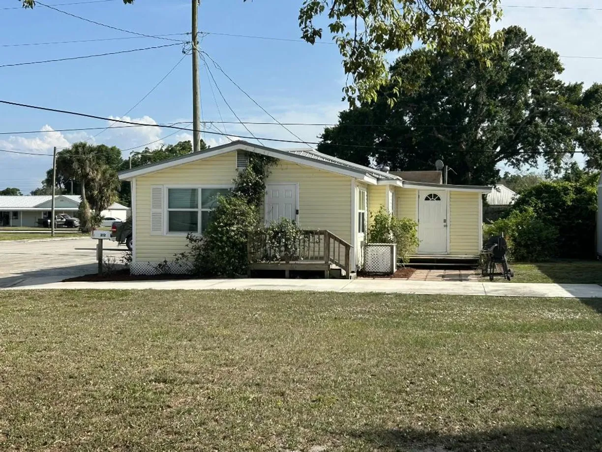 305 SW 2nd, Okeechobee, FL 34974 Property for sale