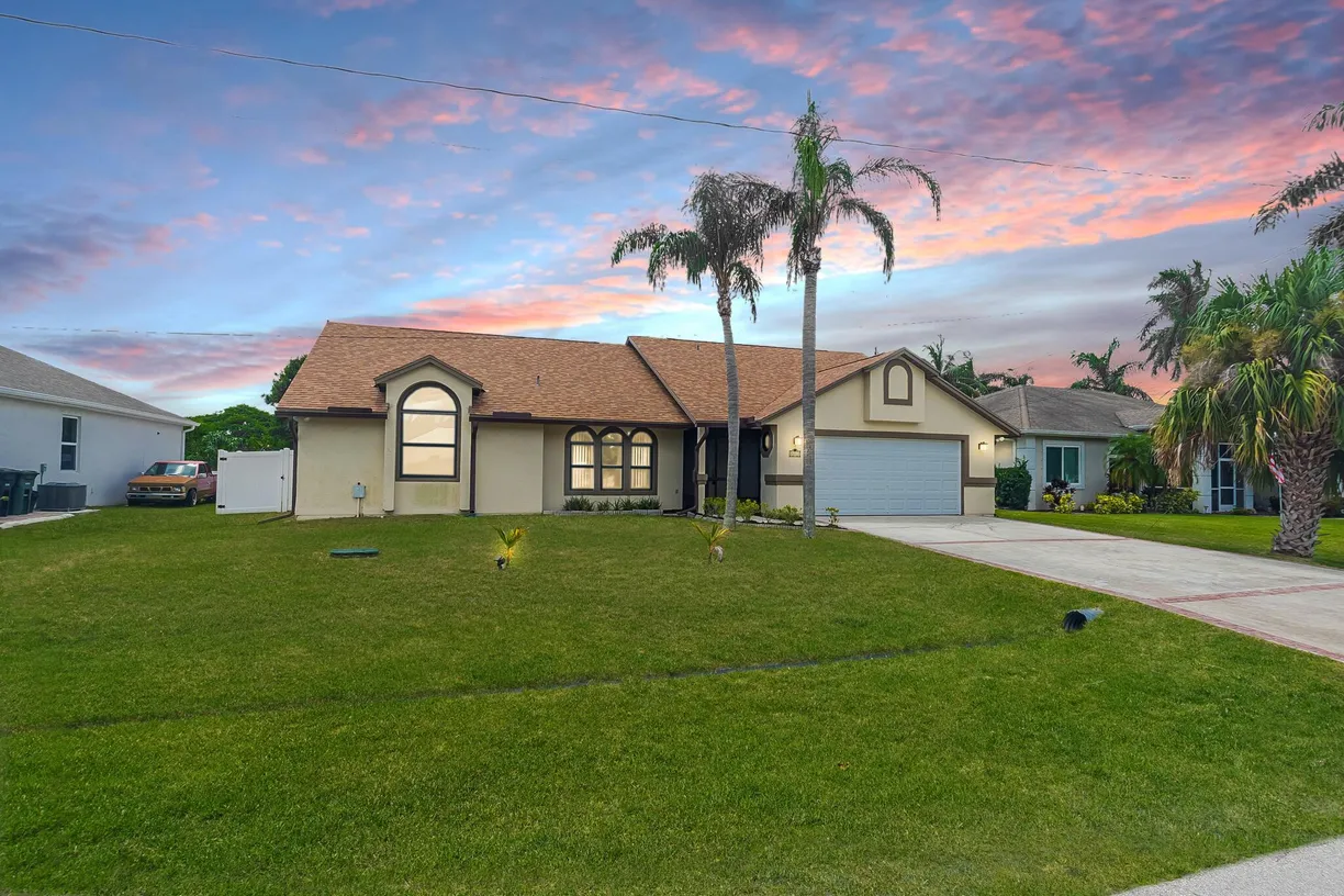 2213 SE Rock Springs Drive, Port St Lucie, FL 34952 Property for sale