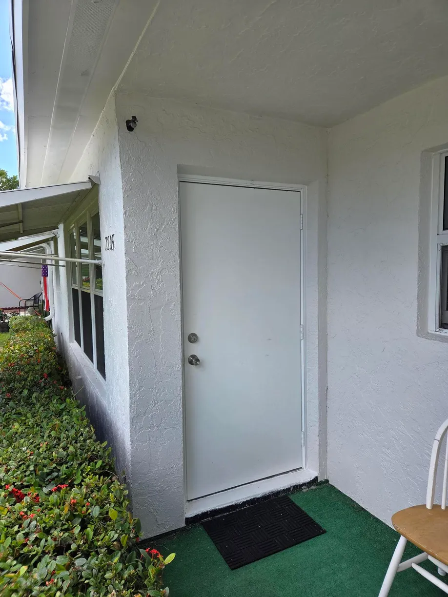 7205 W Oakridge, Lake Worth, FL 33462 Property for sale