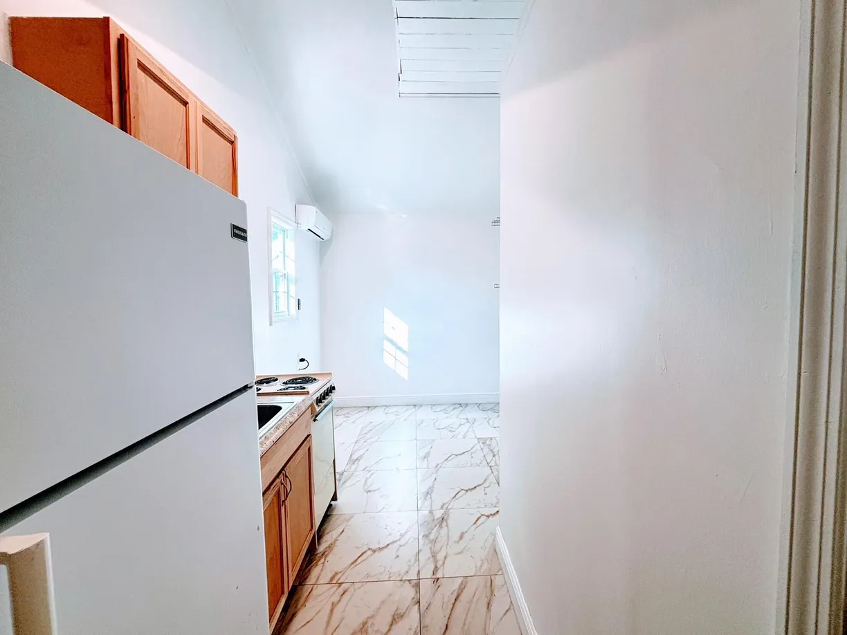 806 Ridgewood Drive, West Palm Beach, FL 33405 Property for rent